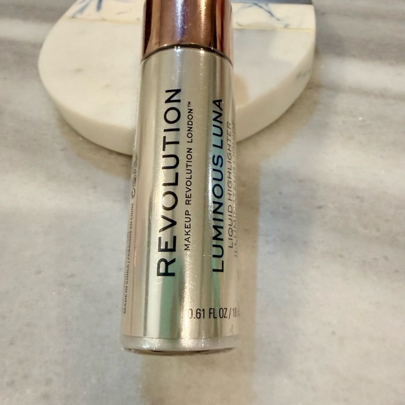 Revolution | Makeup | Revolution Luminous Luna Liquid Highlighter ...